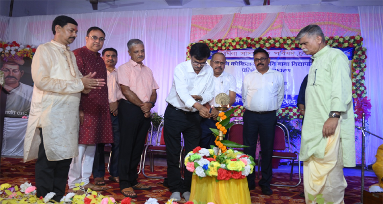 Mahakavi Vidyapati Statue Unveiled at Mithila Academy Public School ...